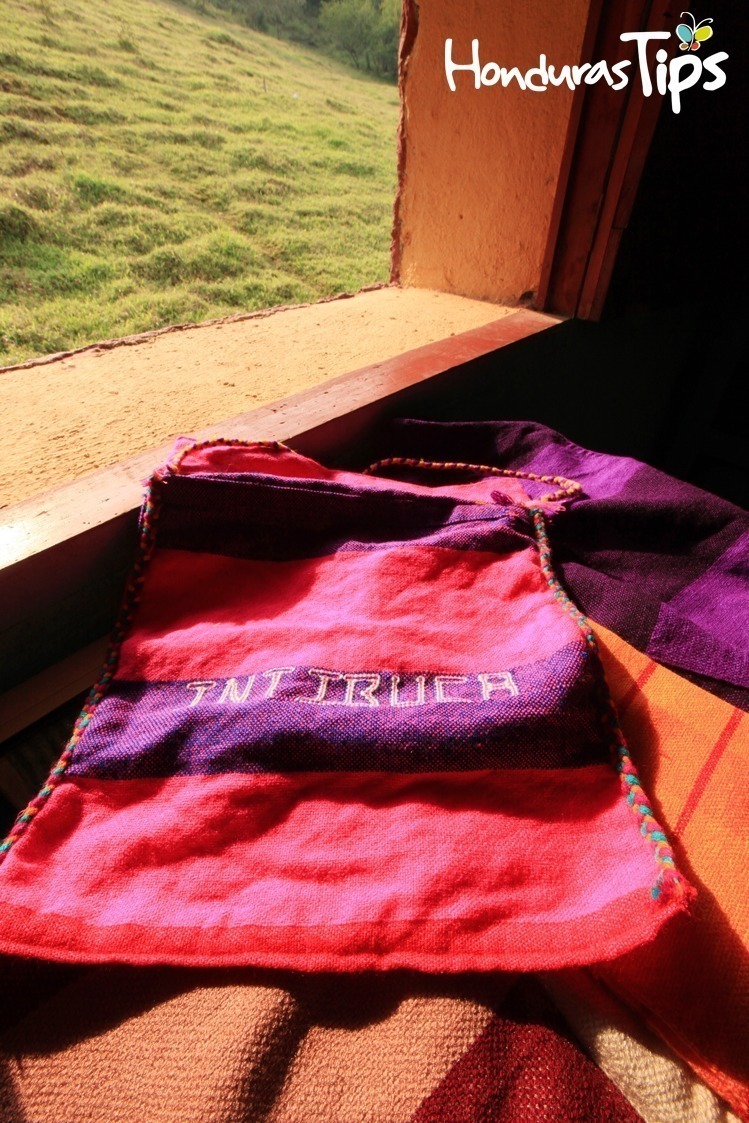 Promueven artesanía lenca en Roatán - Honduras Tips