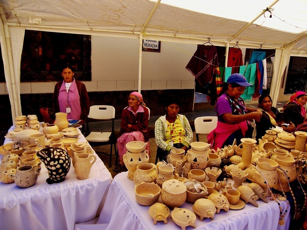 Un paraíso en las alturas con la IX Feria Artesanal de la Ruta Lenca ...