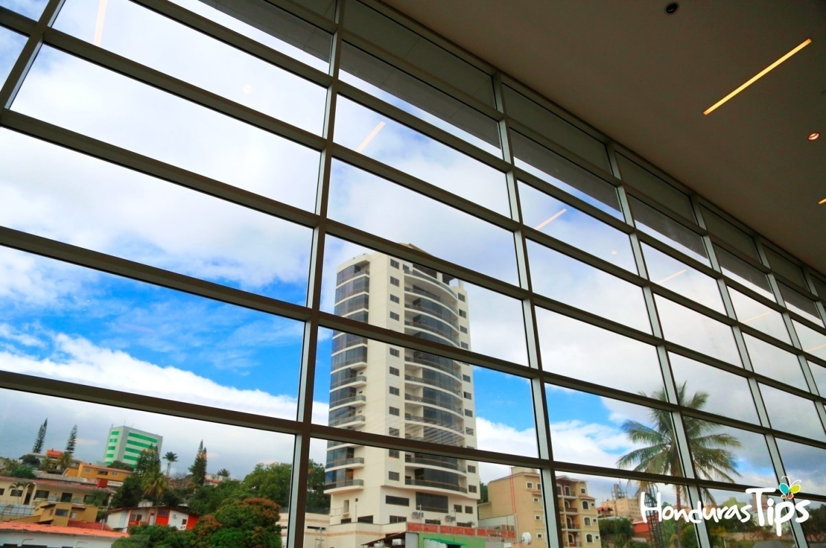 Tegucigalpa la ciudad que se levanta entre edificios altos