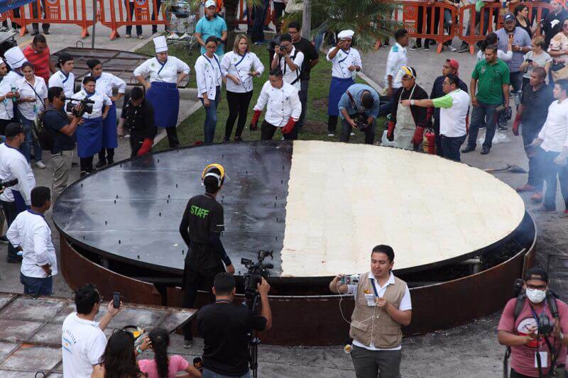 Honduras preparó la baleada más grande del mundo
