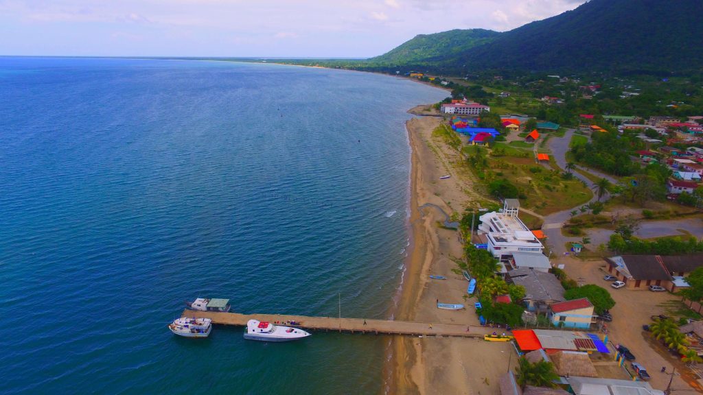 Puerto Castilla, un lugar rodeado de belleza con mucha historia en Trujillo
