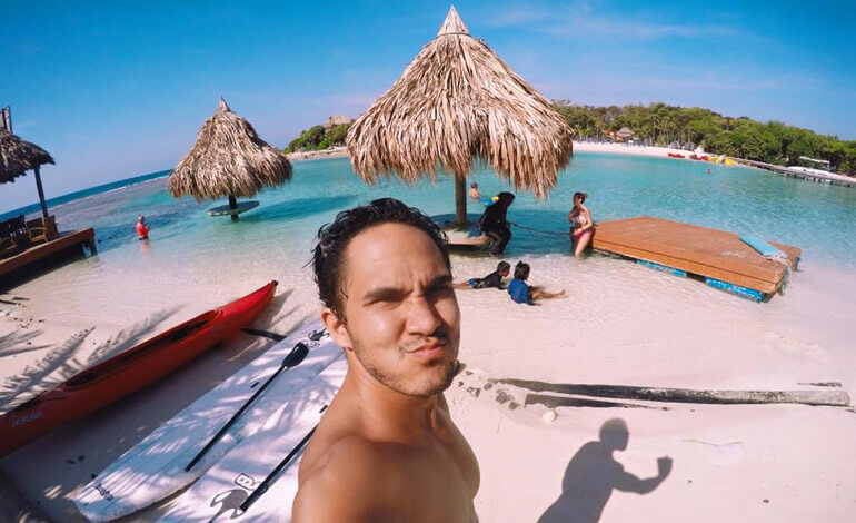 Los famosos que aseguran que Roatán es una maravilla del mundo