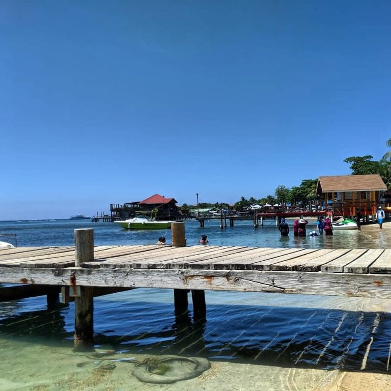 7 razones porque Roatán es la isla más querida a nivel nacional y mundial
