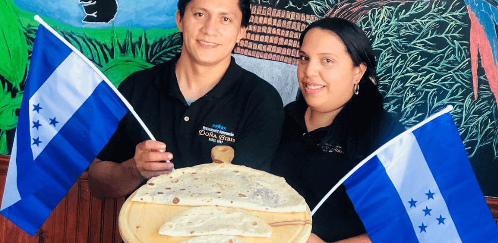 Doña Bibis Restaurant causa furor con la “Mega Baleada” en Los Ángeles ...