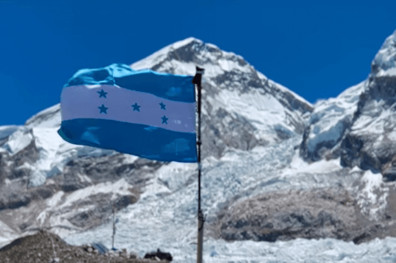 El hondureño Ronald Quintero listo para conquistar el Monte Everest