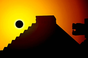 6 mitos y leyendas sobre los eclipses lunares que marcan generaciones